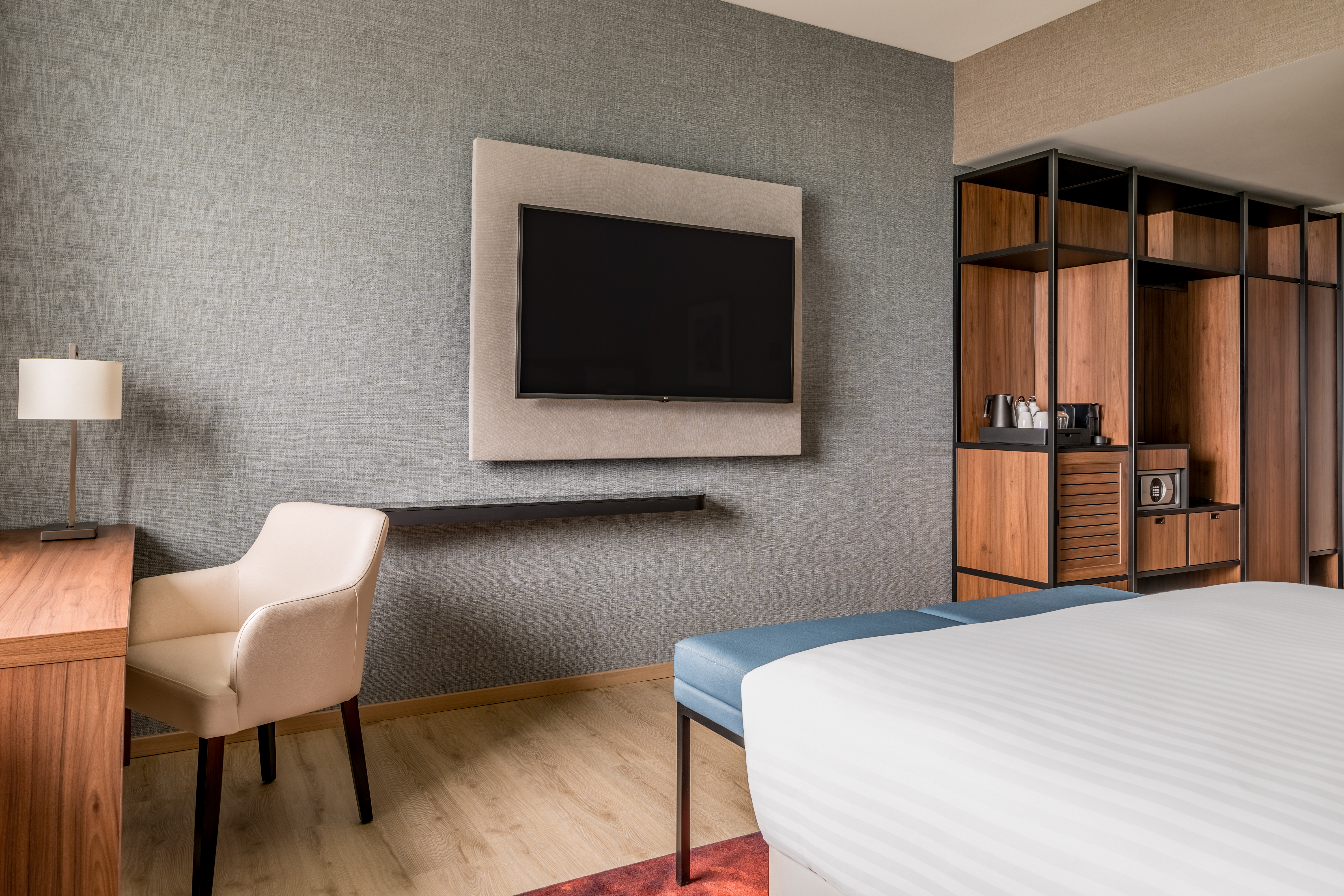 DELUXE ROOM FOR TWO GUESTS FOR TWO NIGHTS WITH BREAKFAST | Geneva ...