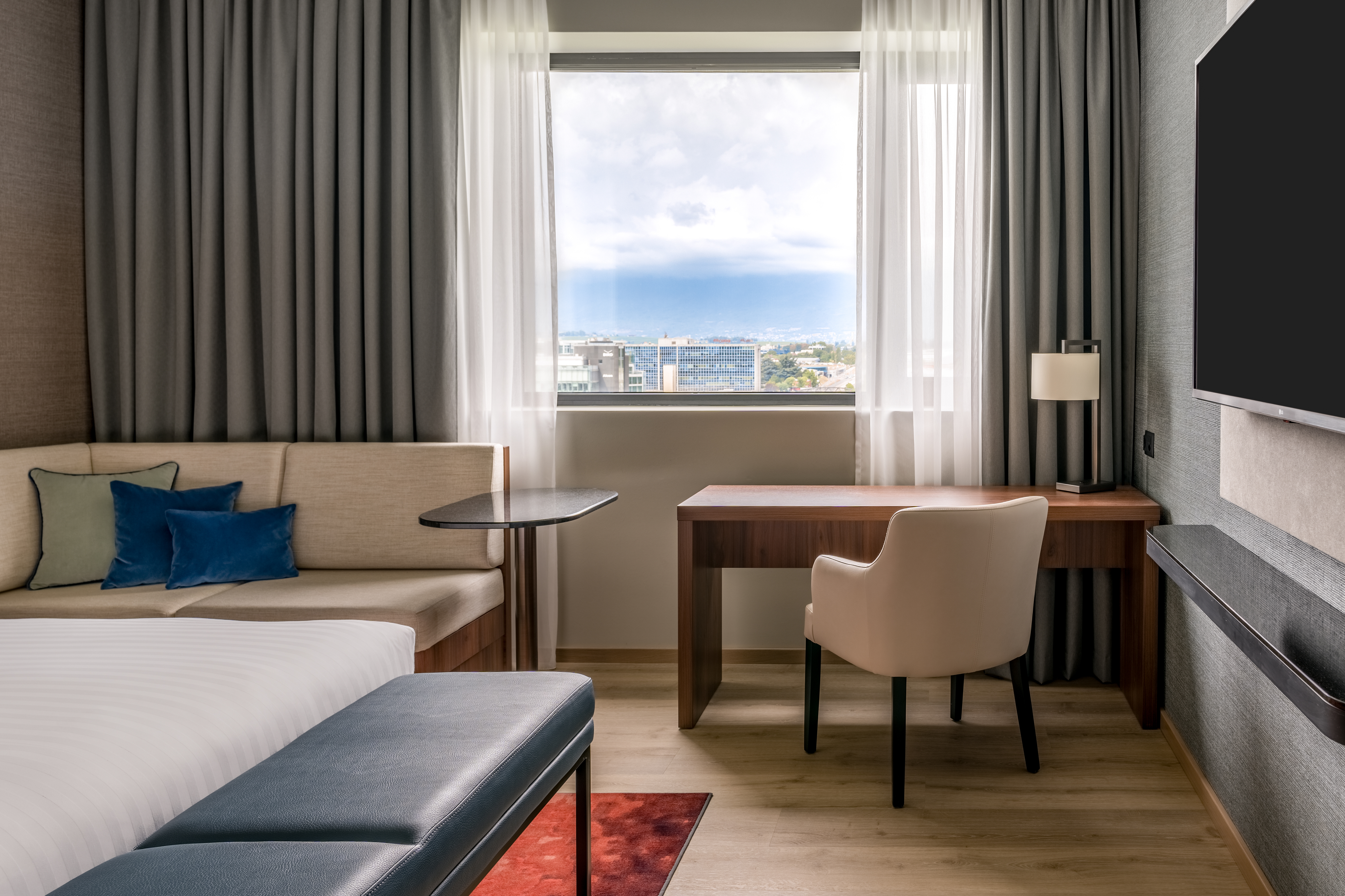 DELUXE ROOM FOR TWO GUESTS FOR TWO NIGHTS WITH BREAKFAST | Geneva ...